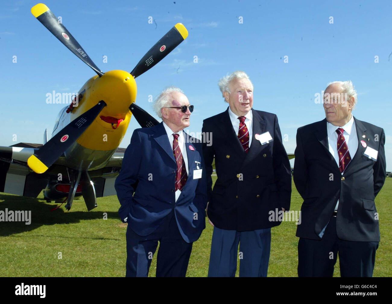 Squadron leader tony iveson harry humphries founder adjutant of 617 ...