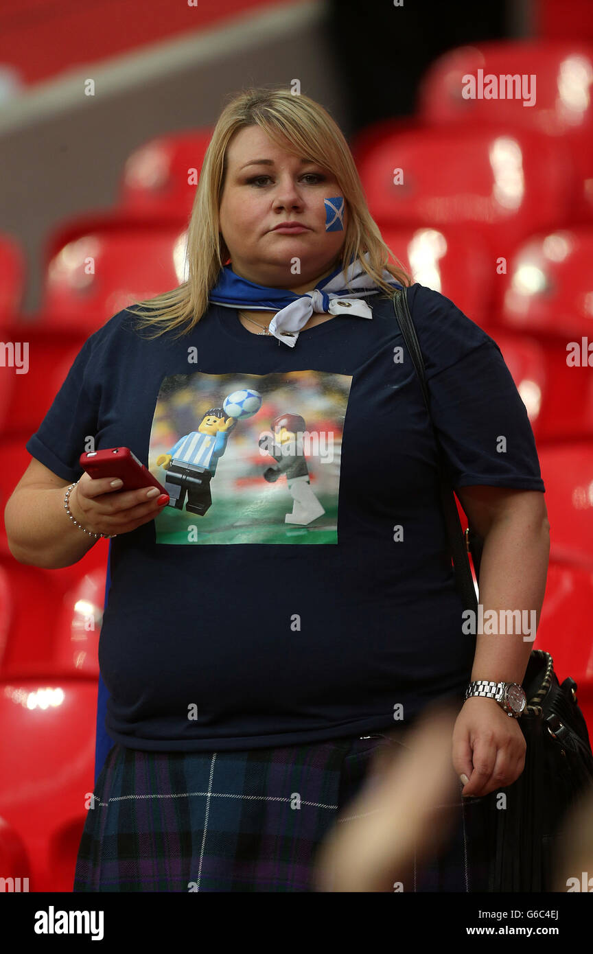 Scotland female football fan hi-res stock photography and images - Alamy