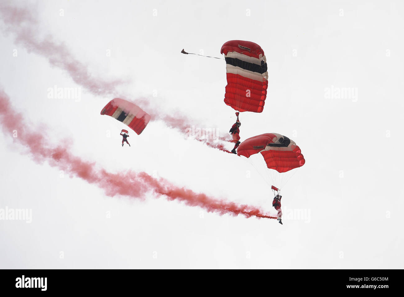 British Army parachute regiment display team Red Devils fly into the ...