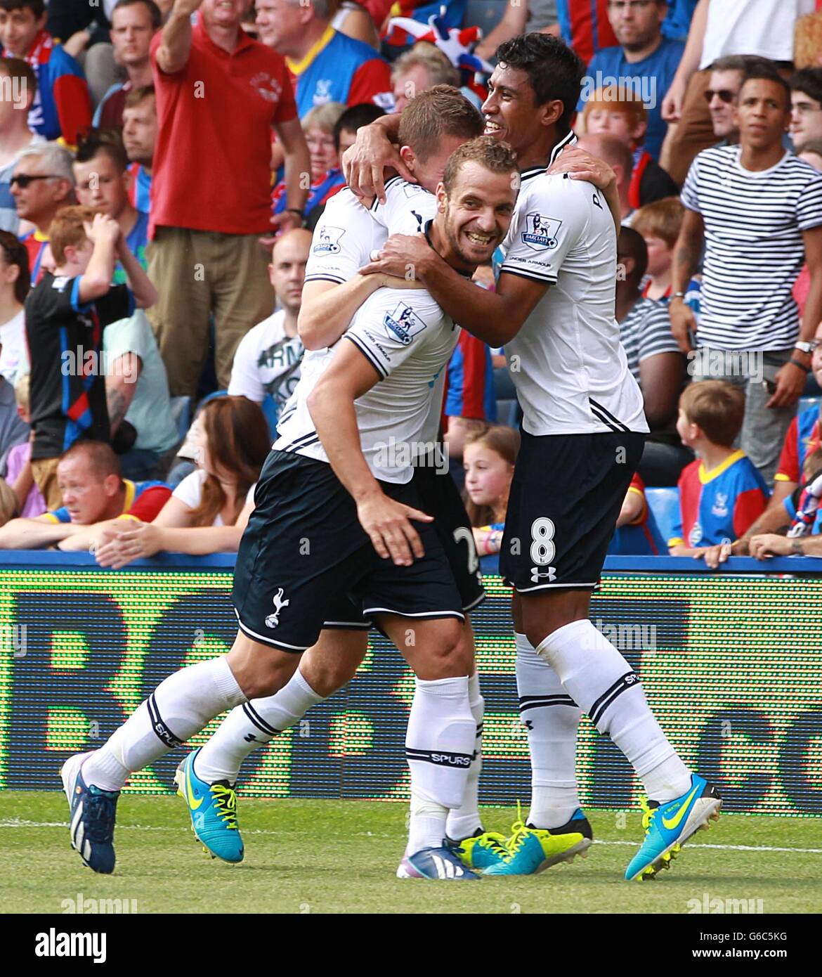 Tottenham hotspurs roberto soldado hi-res stock photography and images ...
