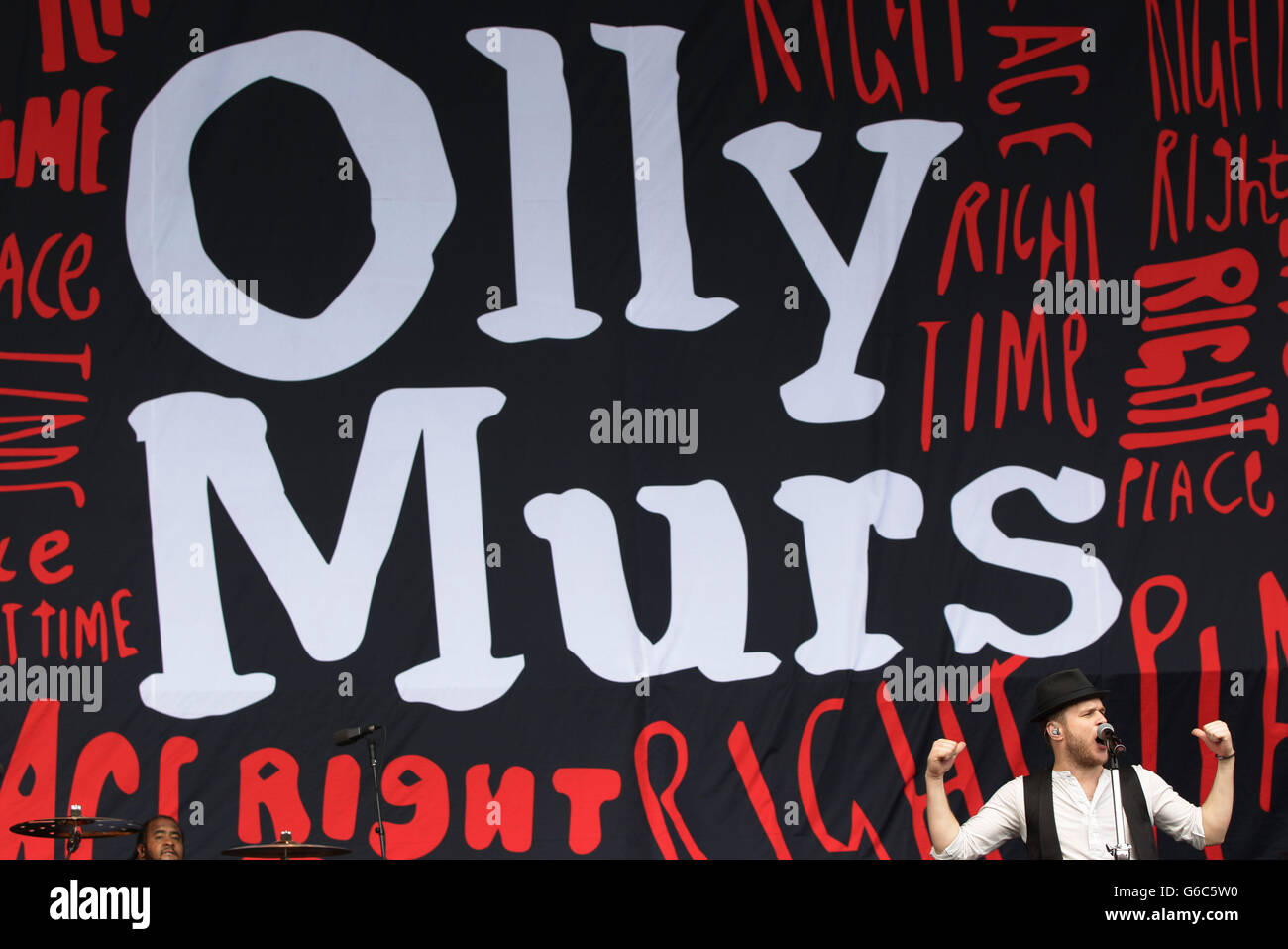 Olly murs in concert hi-res stock photography and images - Alamy