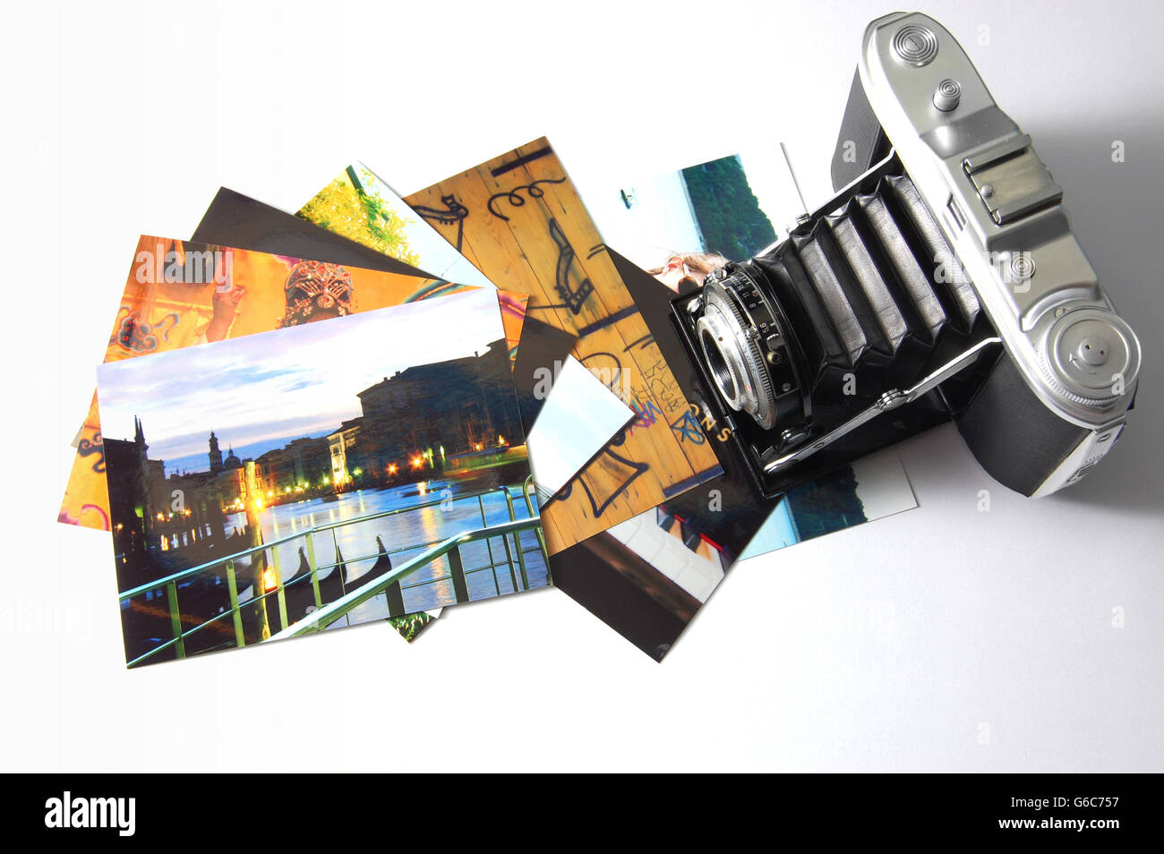 An old 6x6 medium format camera Kodak Retinette Stock Photo - Alamy