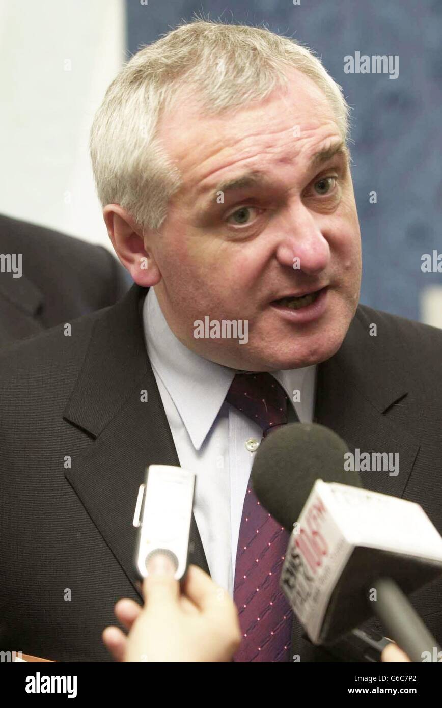 Irish prime minister and party leader bertie ahern hi-res stock ...