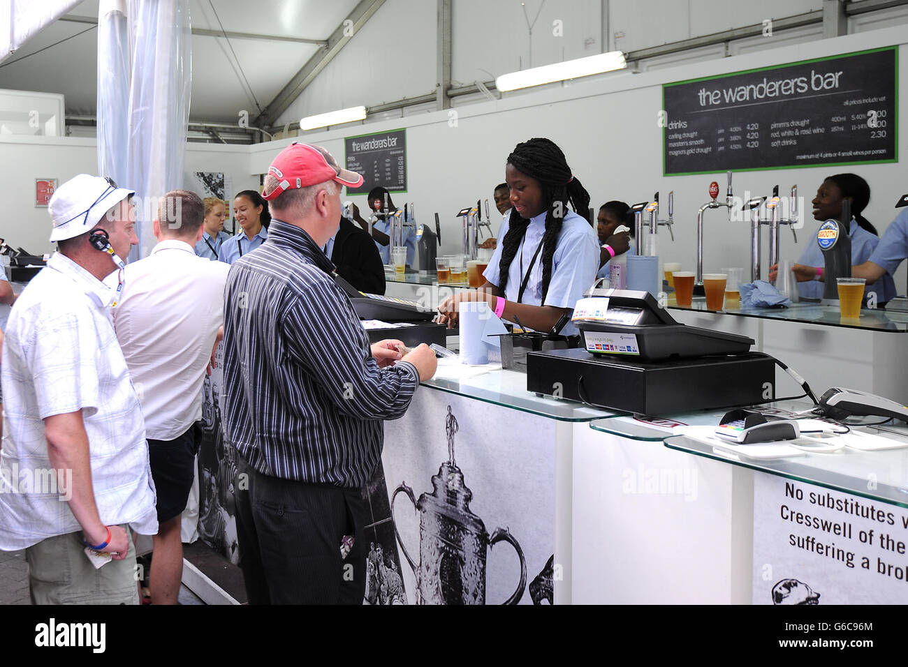 Cricket crowd beer hi-res stock photography and images - Alamy