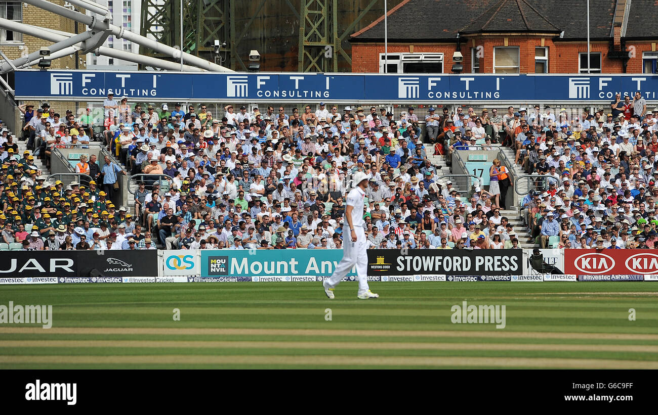 The crowd enjoy the action from the stands at the Kia Oval Stock Photo ...