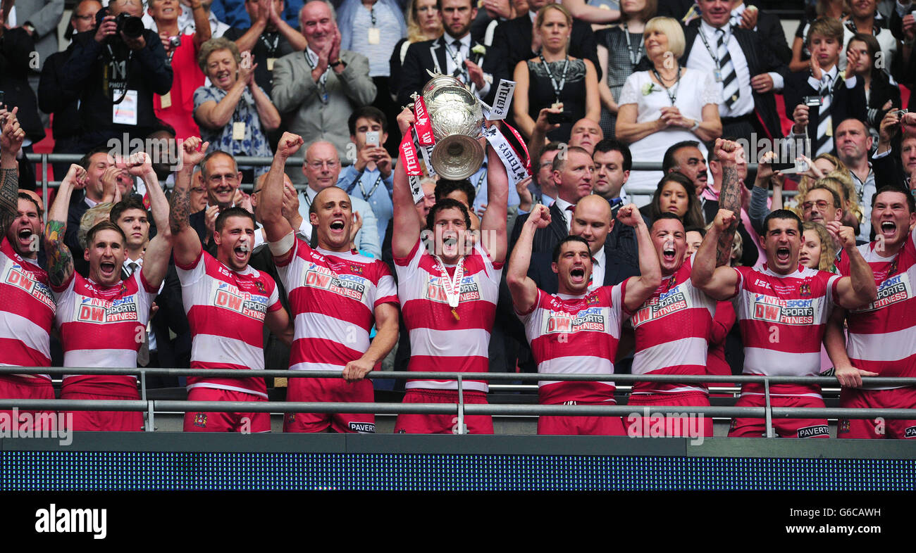 Challenge cup final wigan hull hi-res stock photography and images - Alamy