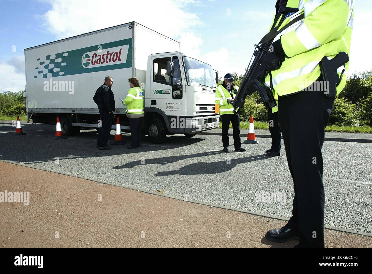 Police carrying out checks hi-res stock photography and images - Alamy