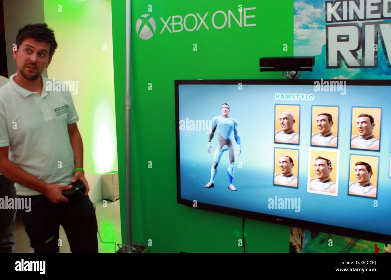 People Playing Kinect