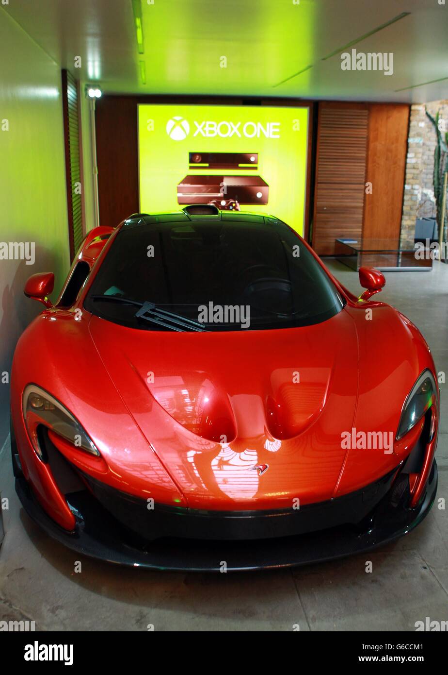 Xbox one revealed hi-res stock photography and images - Alamy