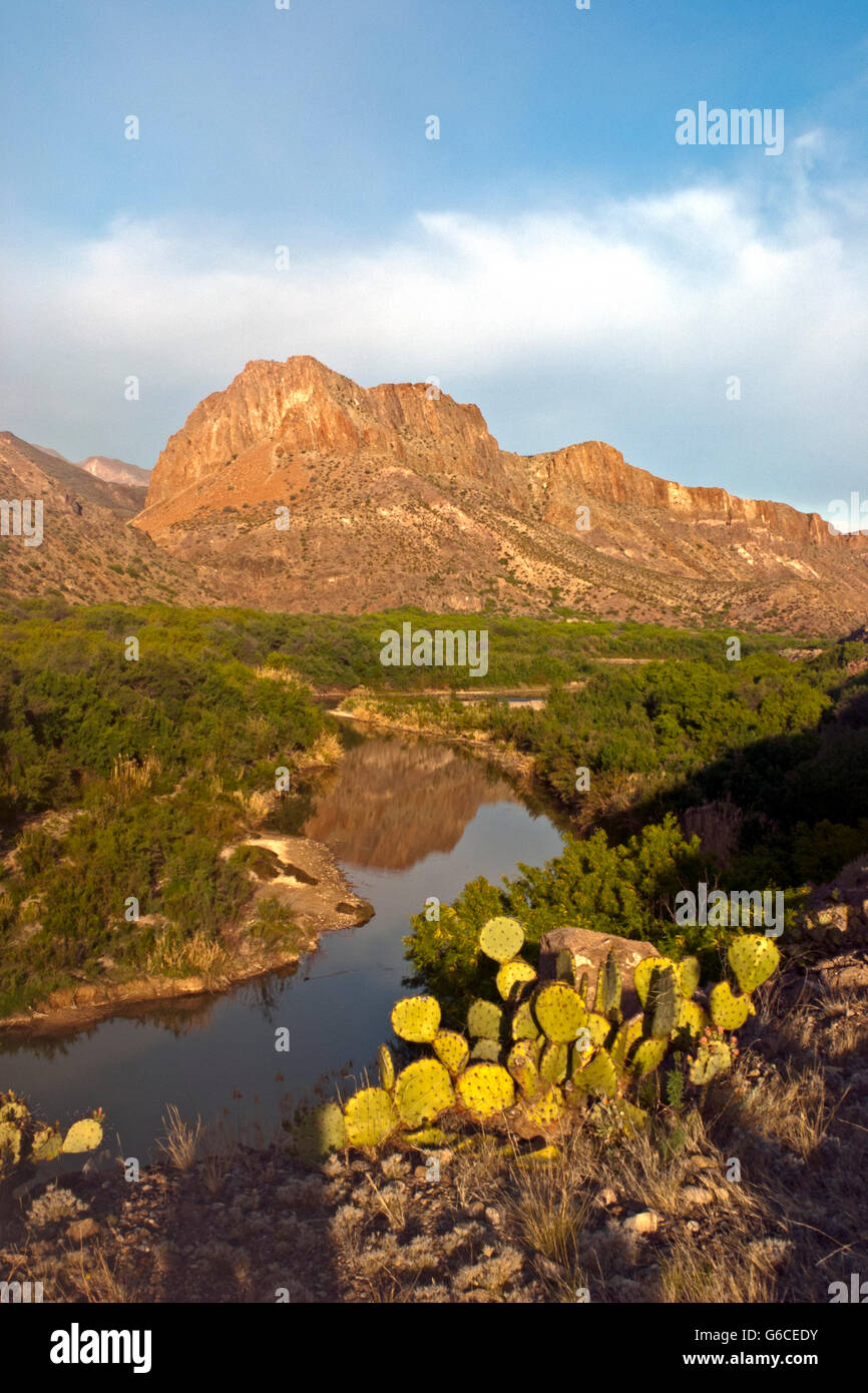 Ranch Road 170 follows the Rio Grande and the international border ...