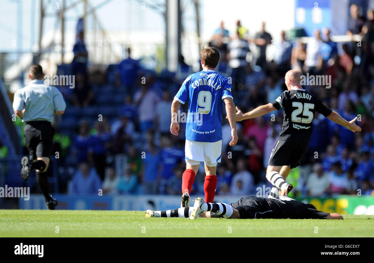 Referee steve bratt hi-res stock photography and images - Alamy