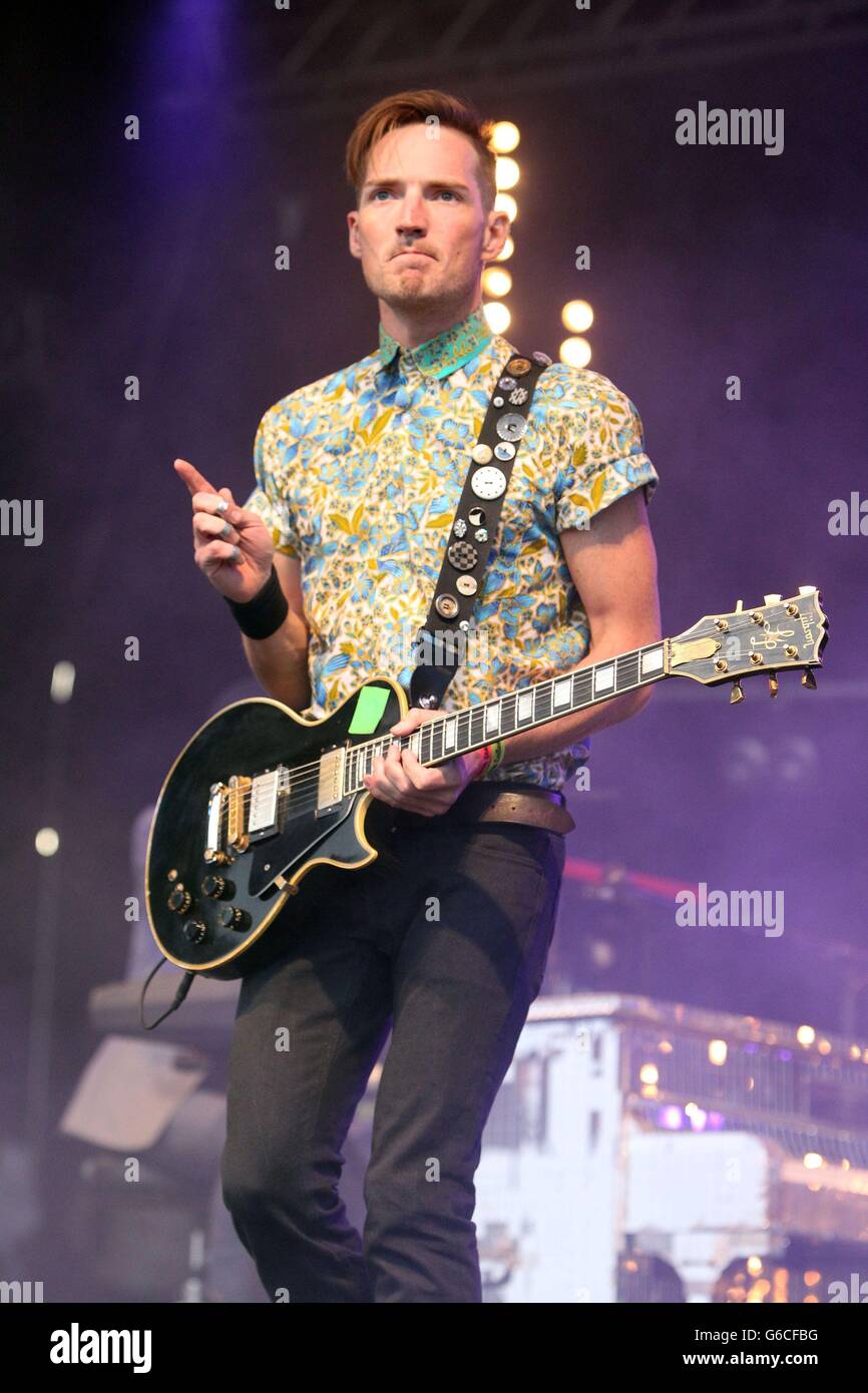 Dan Gillespie Sells of The Feeling performs at the Big Feastival which ...
