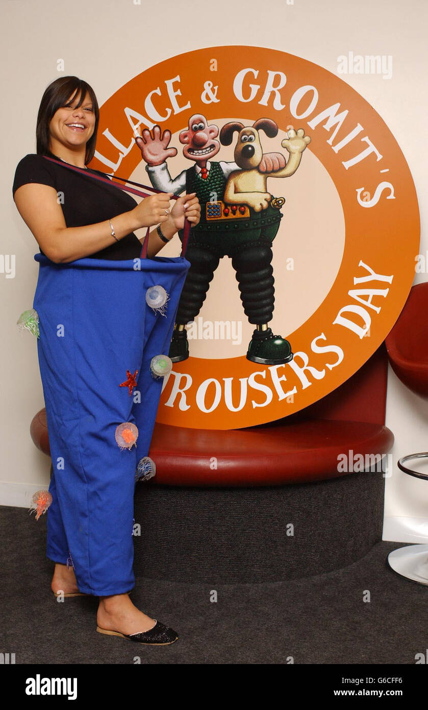 Big brother 3 star Jade Goody poses for photographs during a photocall ...