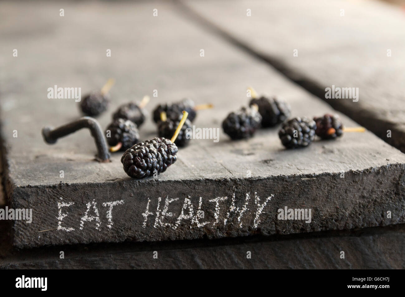 Eat healthy text. Diet, Detox, Clean Eating or Vegetarian concept Stock ...