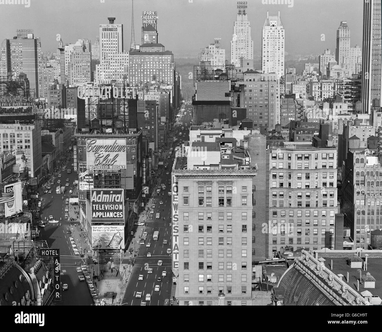 New york times square 1950s hi-res stock photography and images - Alamy