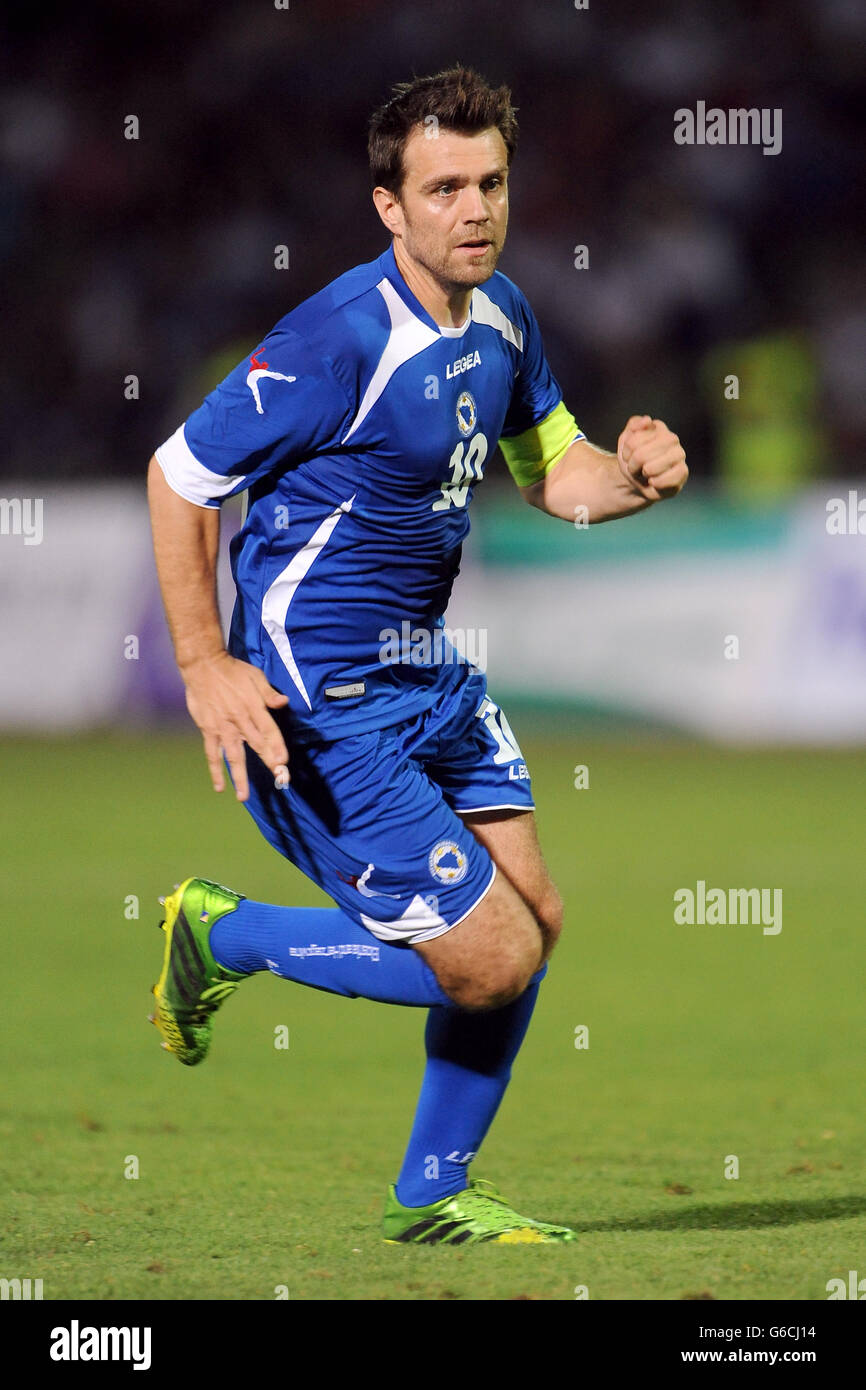 Soccer international friendly bosnia herzegovina v usa asim ferhatovic ...
