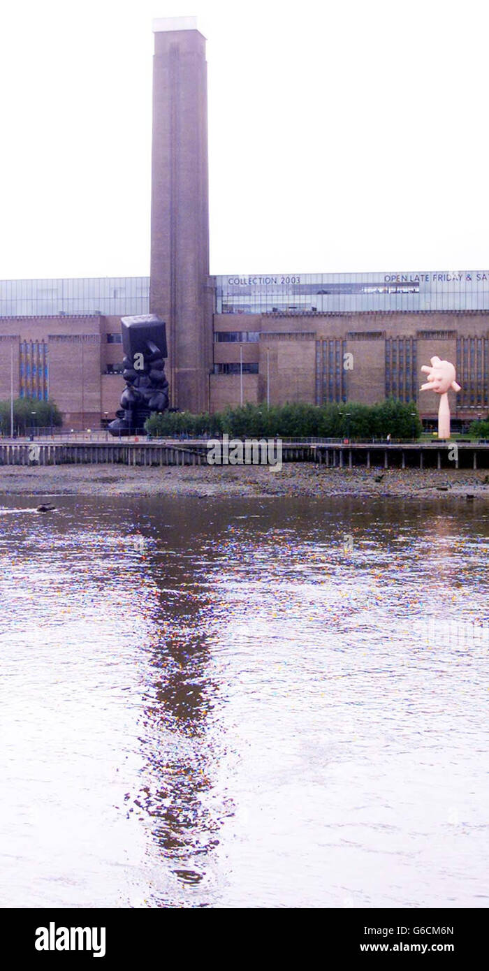 Paul mccarthy tate hi-res stock photography and images - Alamy
