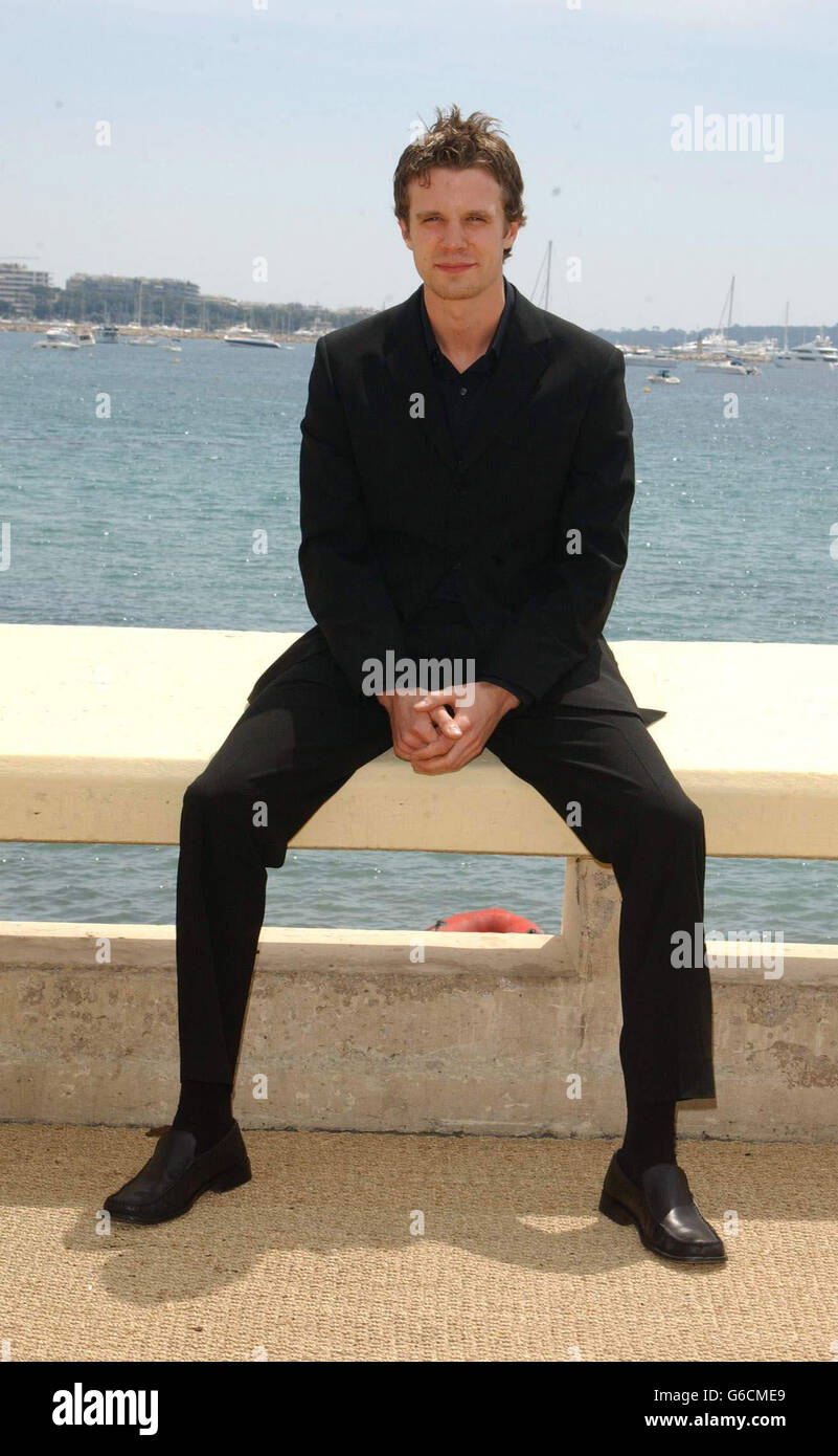 Luke mably poses media photocall on majestic beach balcony hi-res stock ...