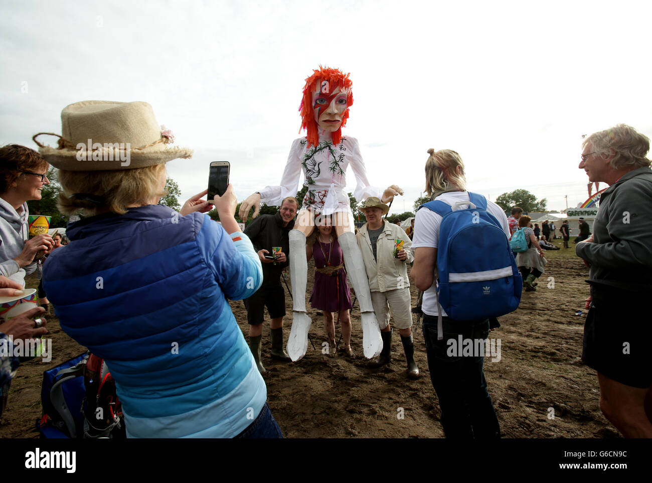 David bowie puppet hi-res stock photography and images - Alamy