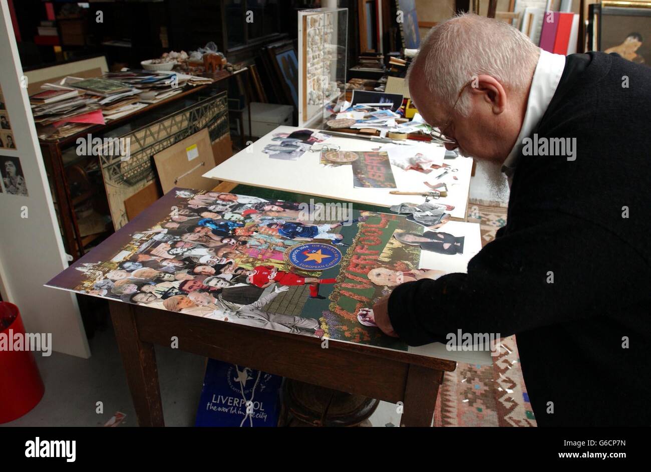 Sir peter blake sgt pepper sleeve hi-res stock photography and images ...