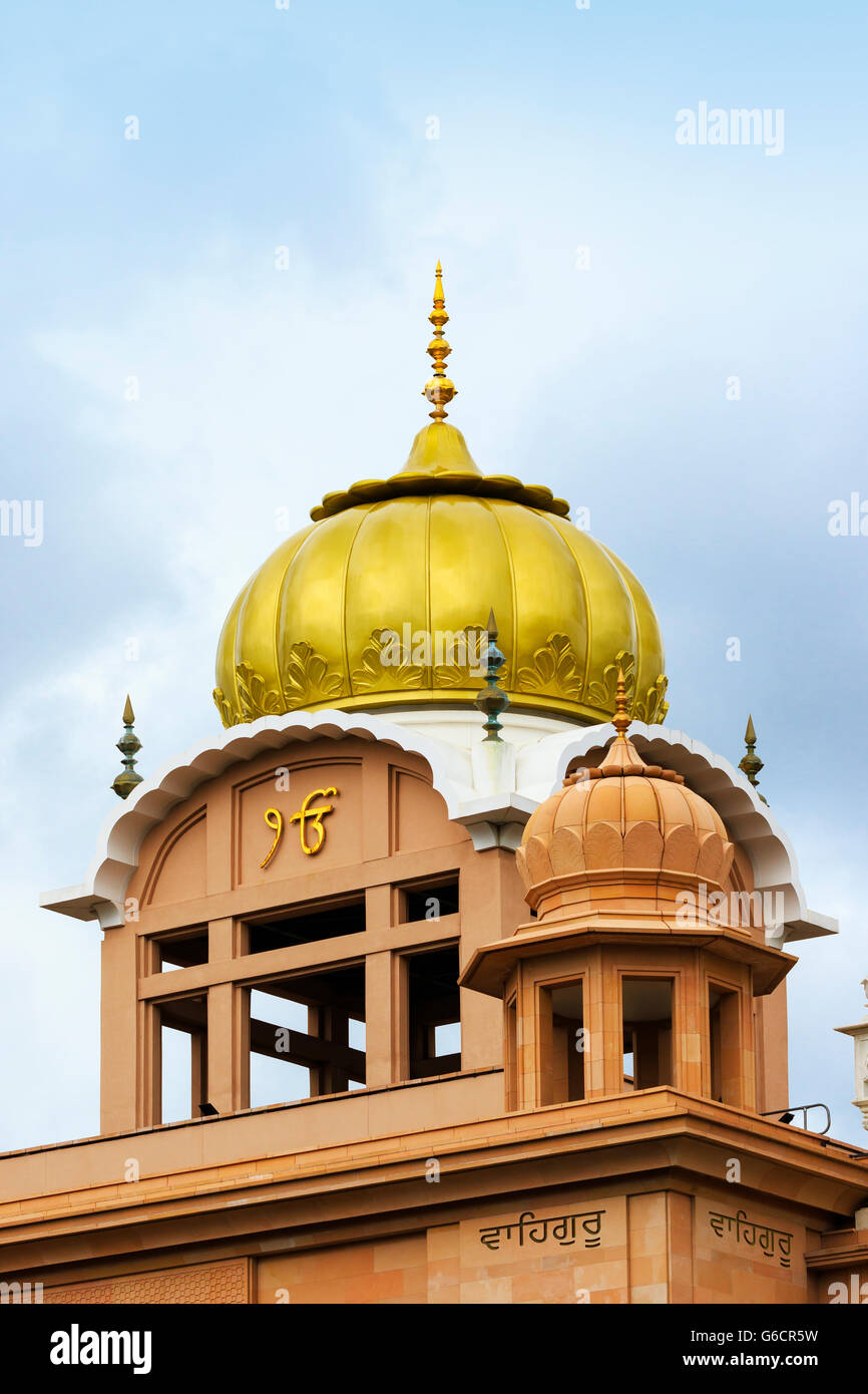 Golden dome of the Central Gurdwara Centre, Glasgow, Scotland, UK Stock ...