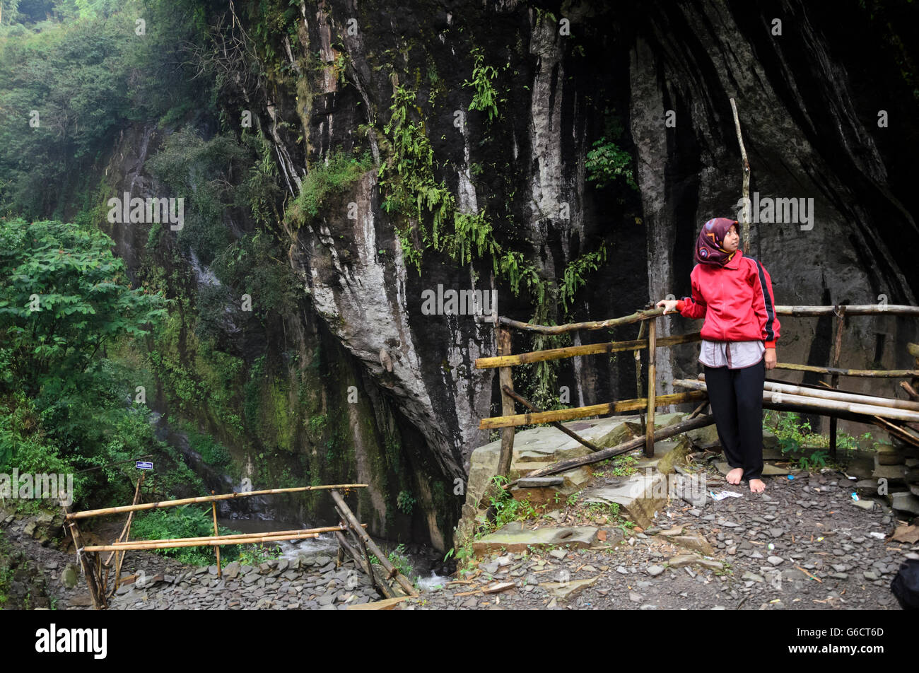 Women at Goa Lalay, located in the village Sukadana Argapura District ...