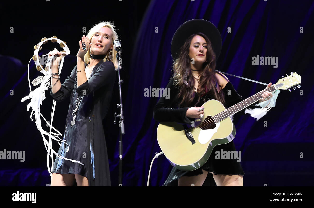 Ruby Stewart (left) and Alyssa Bonagura of The Sisterhood warm up the ...