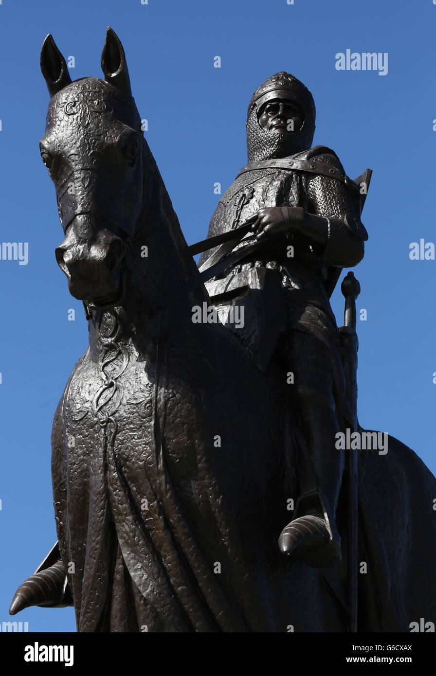 Robert the Bruce Statue Restored - Bannockburn. Lord Elgin unveils a ...