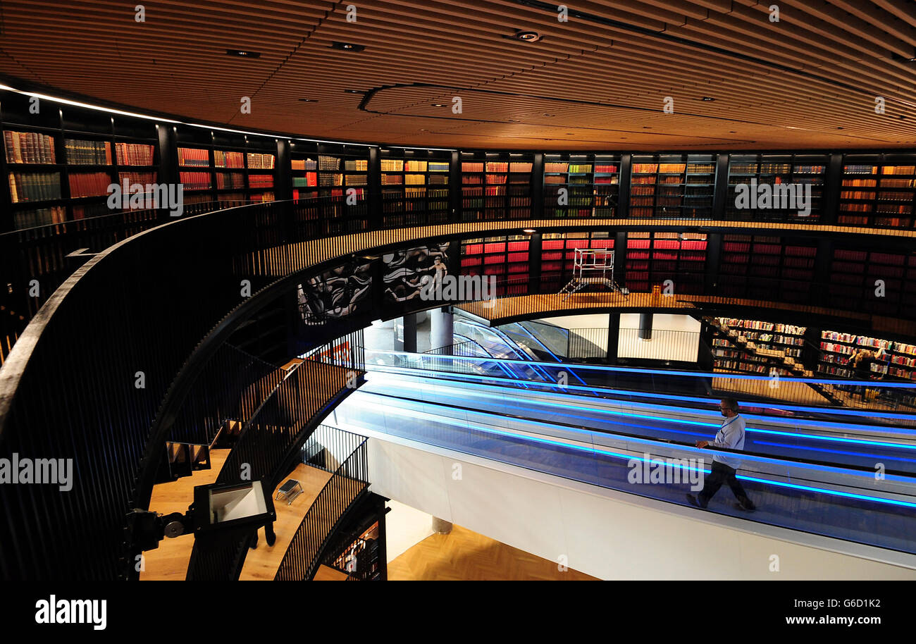 General view book rotunda library birmingham hi-res stock photography ...