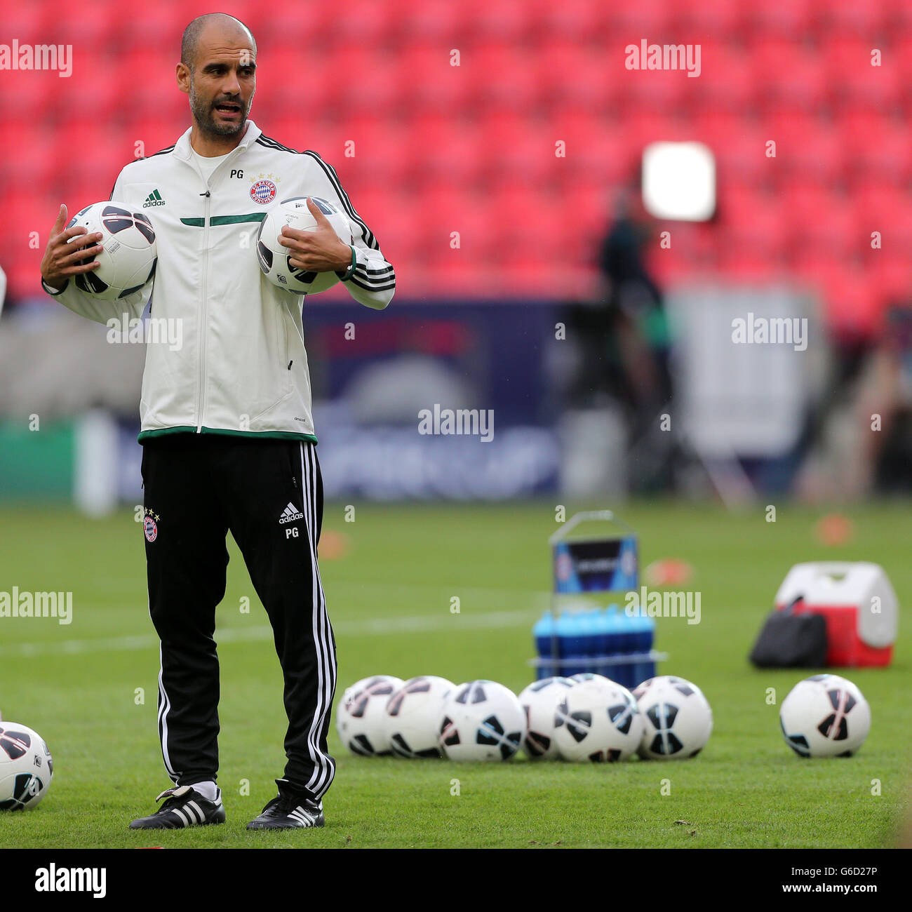 Chelsea bayern hi-res stock photography and images - Alamy