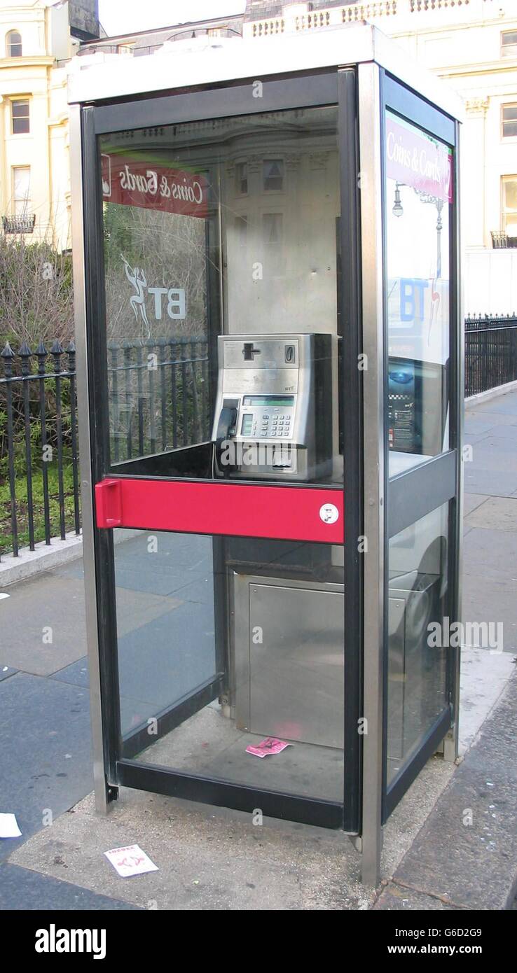 Phone box onevisioniconicbritain hi-res stock photography and images ...