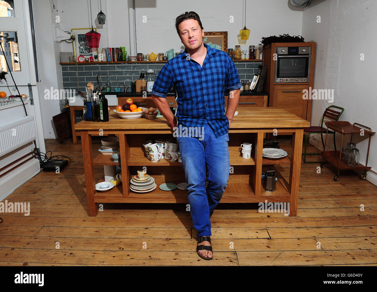 Jamie oliver new kitchen hi-res stock photography and images - Alamy