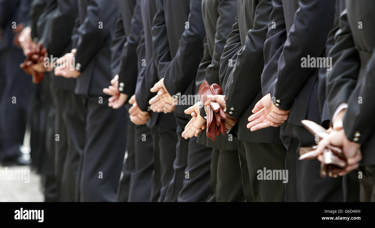 Line of duty funeral hi-res stock photography and images - Alamy