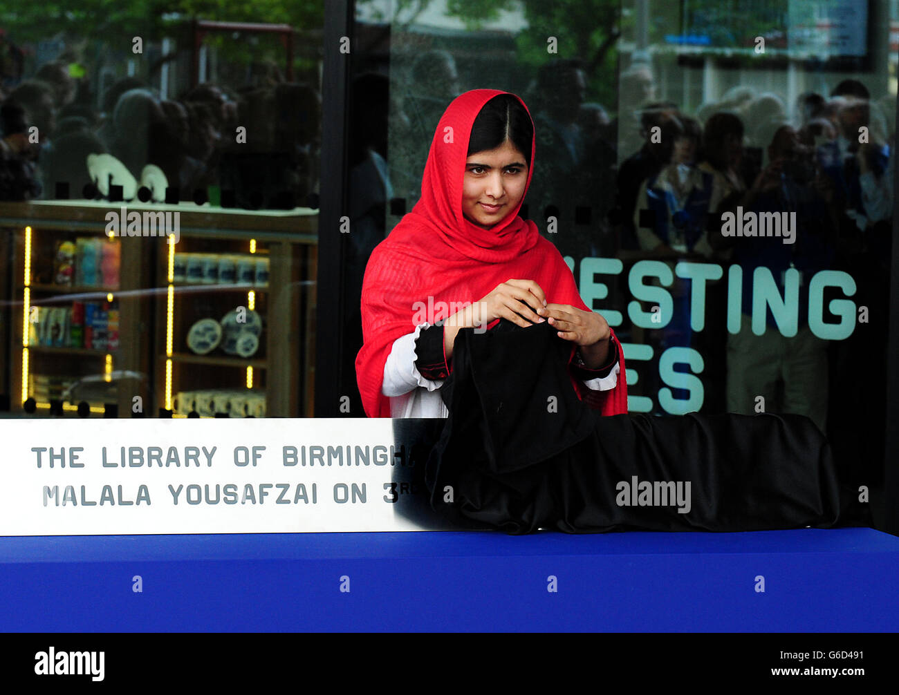 Malala opens new Library of Birmingham Stock Photo - Alamy