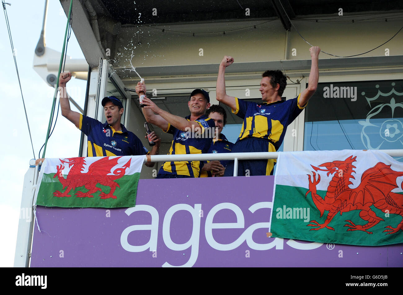 Glamorgans dean cosker left hi-res stock photography and images - Alamy