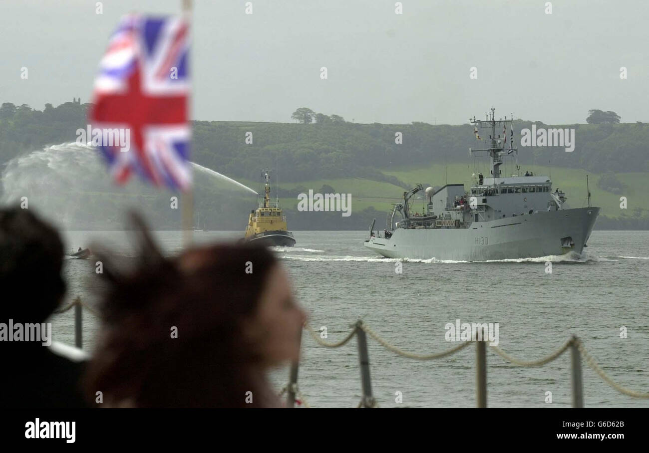 Hms roebuck hi-res stock photography and images - Alamy