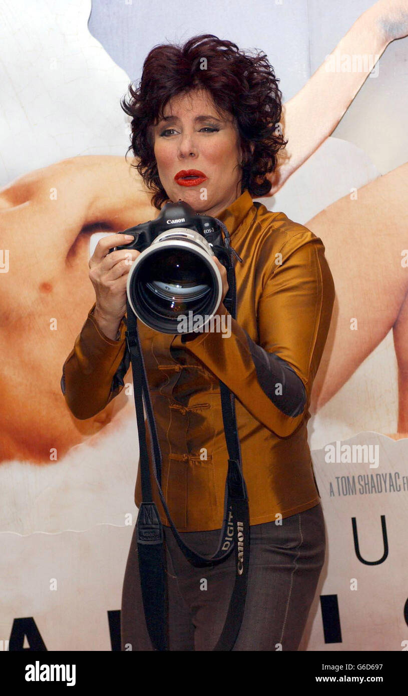 Tv presenter ruby wax hi-res stock photography and images - Alamy