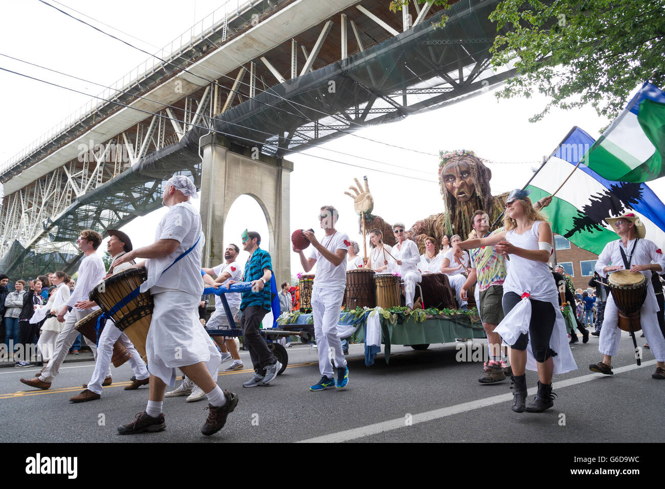 Seattle, Washington: Cascadia Now Ensemble under the Aurora Bridge at ...