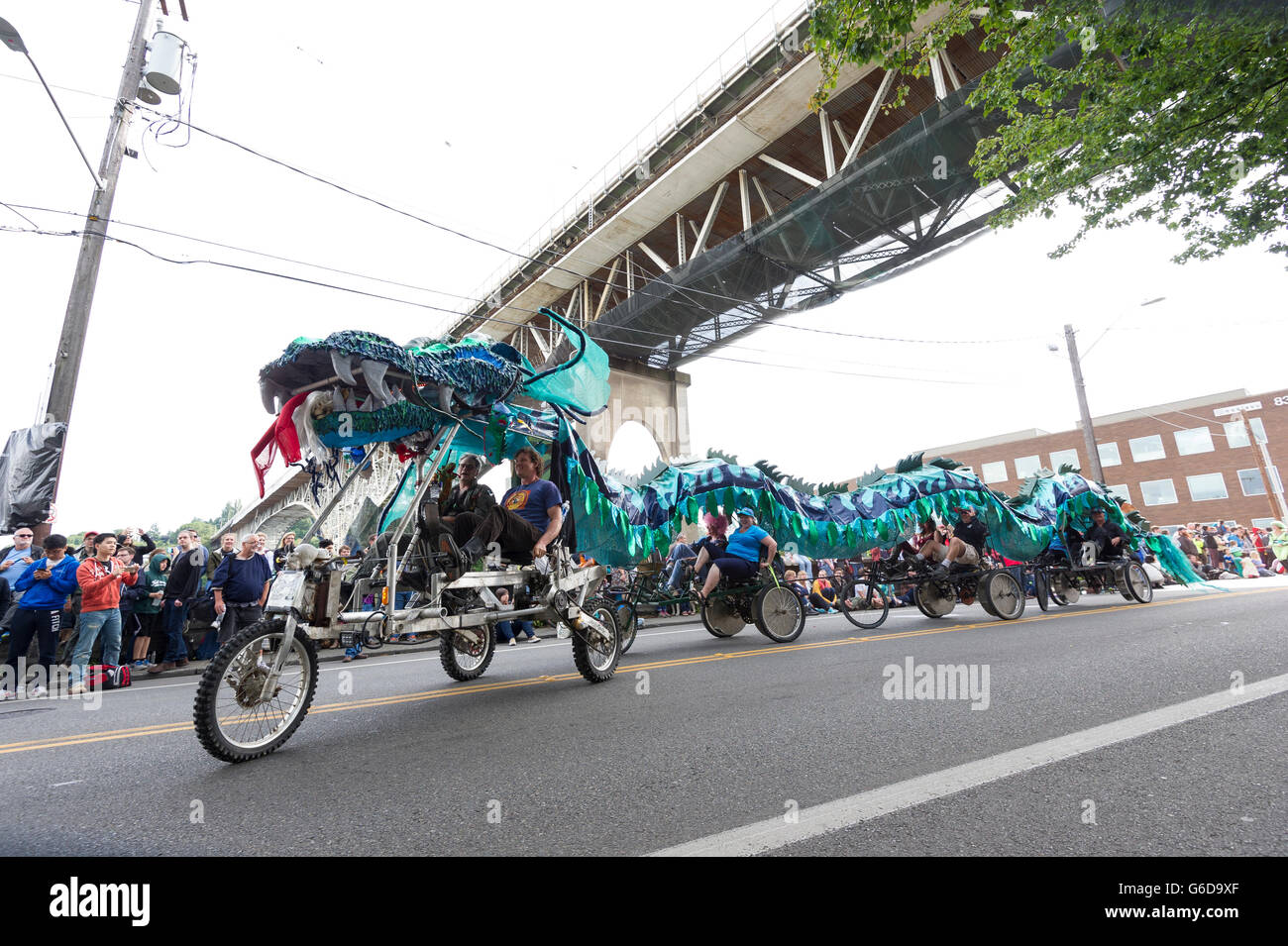 Dragon wheels hi-res stock photography and images - Alamy
