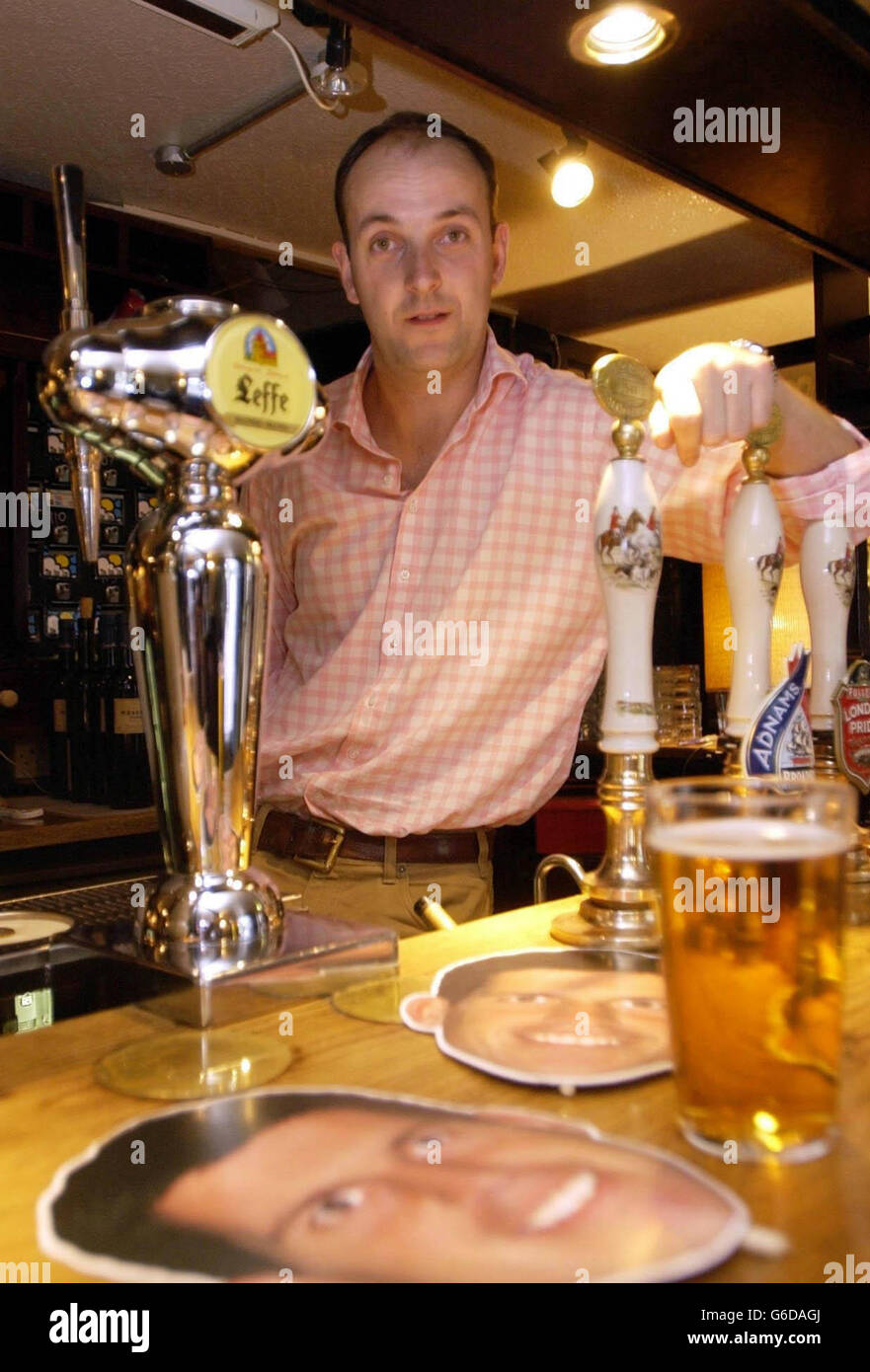 The sun inn pub in barnes hi-res stock photography and images - Alamy