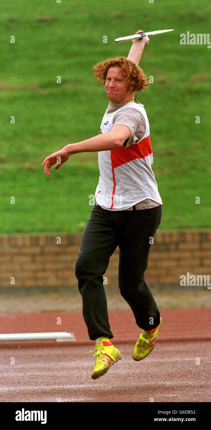 Jason oakes gatehead harriers javelin throw of 52 88m hi-res stock ...