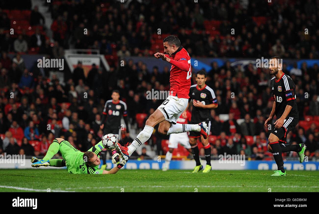 Robin feet hi-res stock photography and images - Alamy