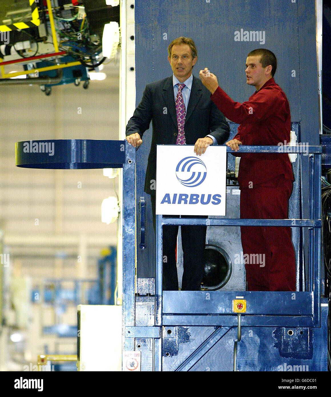 Aircraft fitter hi-res stock photography and images - Alamy