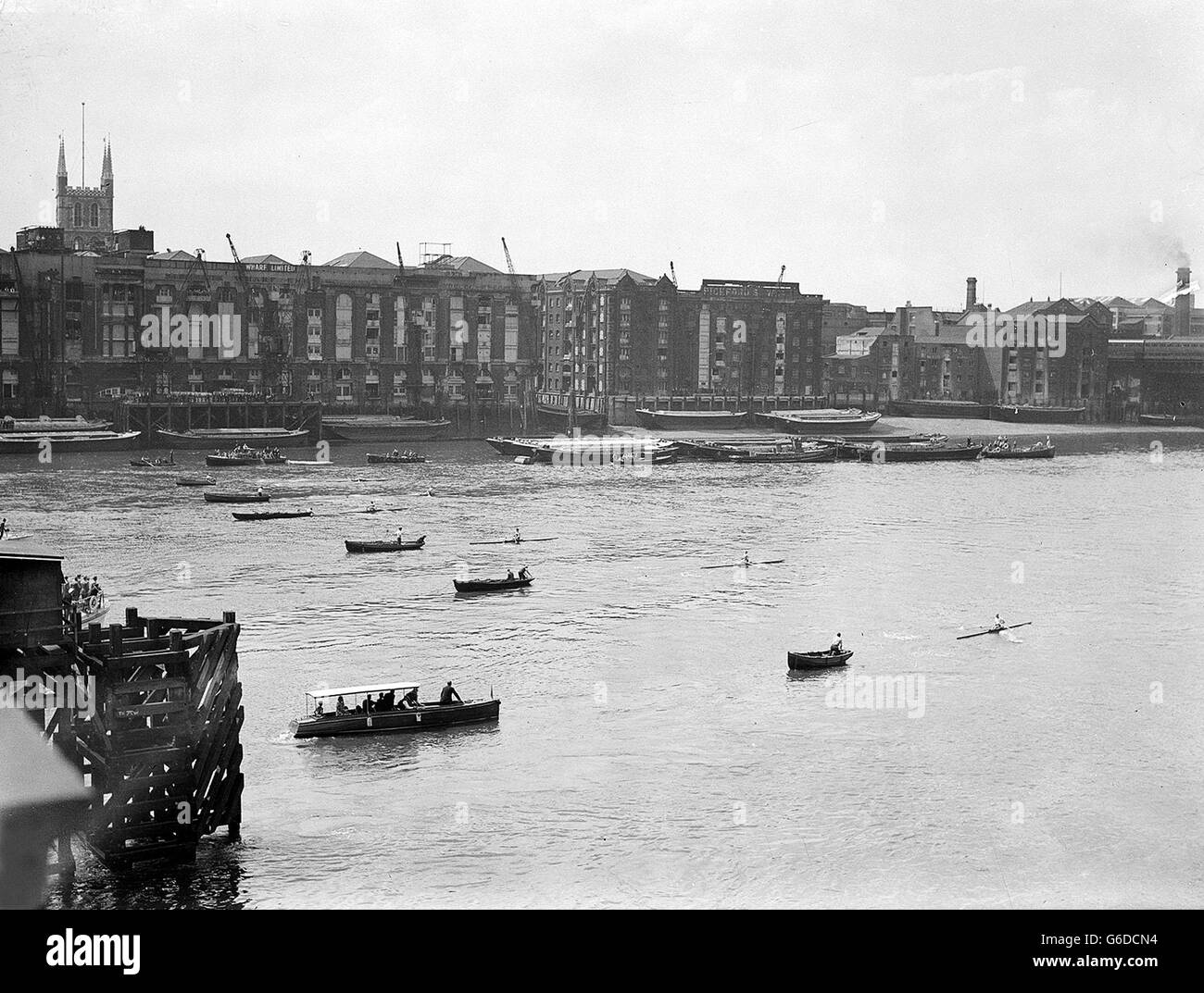 Watermen thames hi-res stock photography and images - Alamy