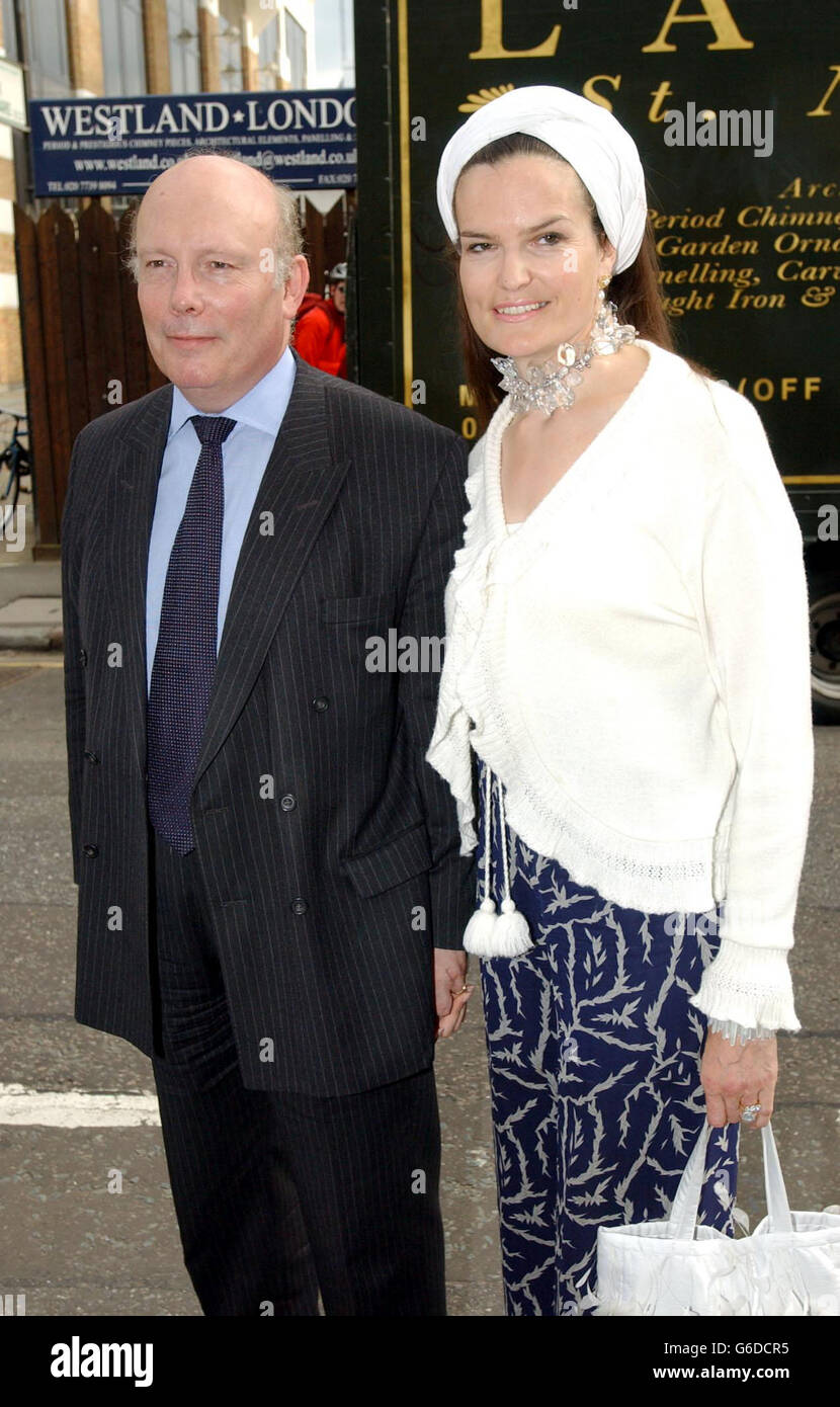 Julian fellowes and wife emma hi-res stock photography and images - Alamy