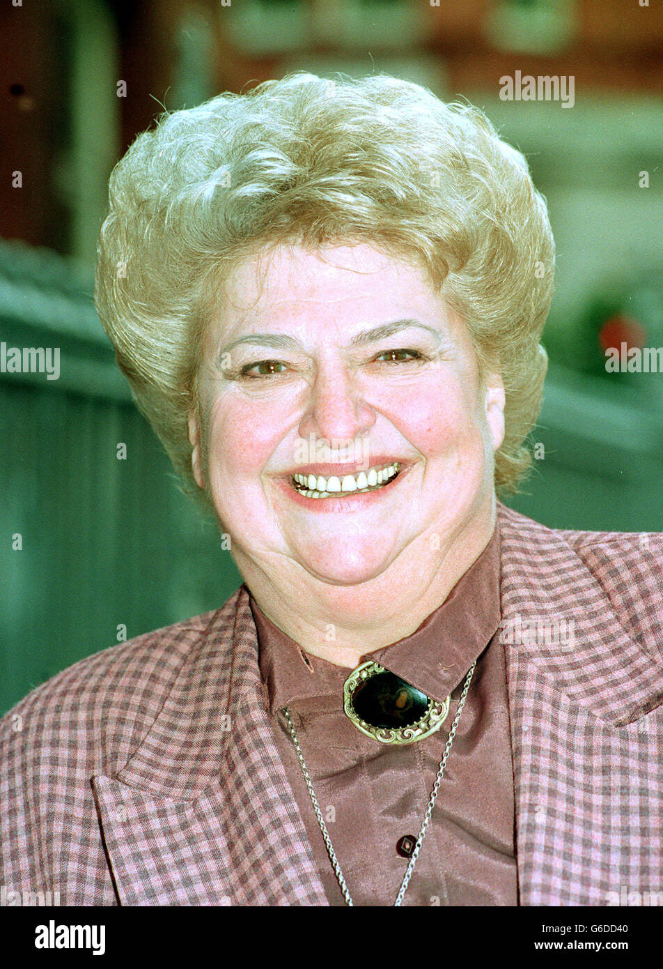 Agony aunt Claire Rayner. Agony aunt Claire Rayner Stock Photo - Alamy