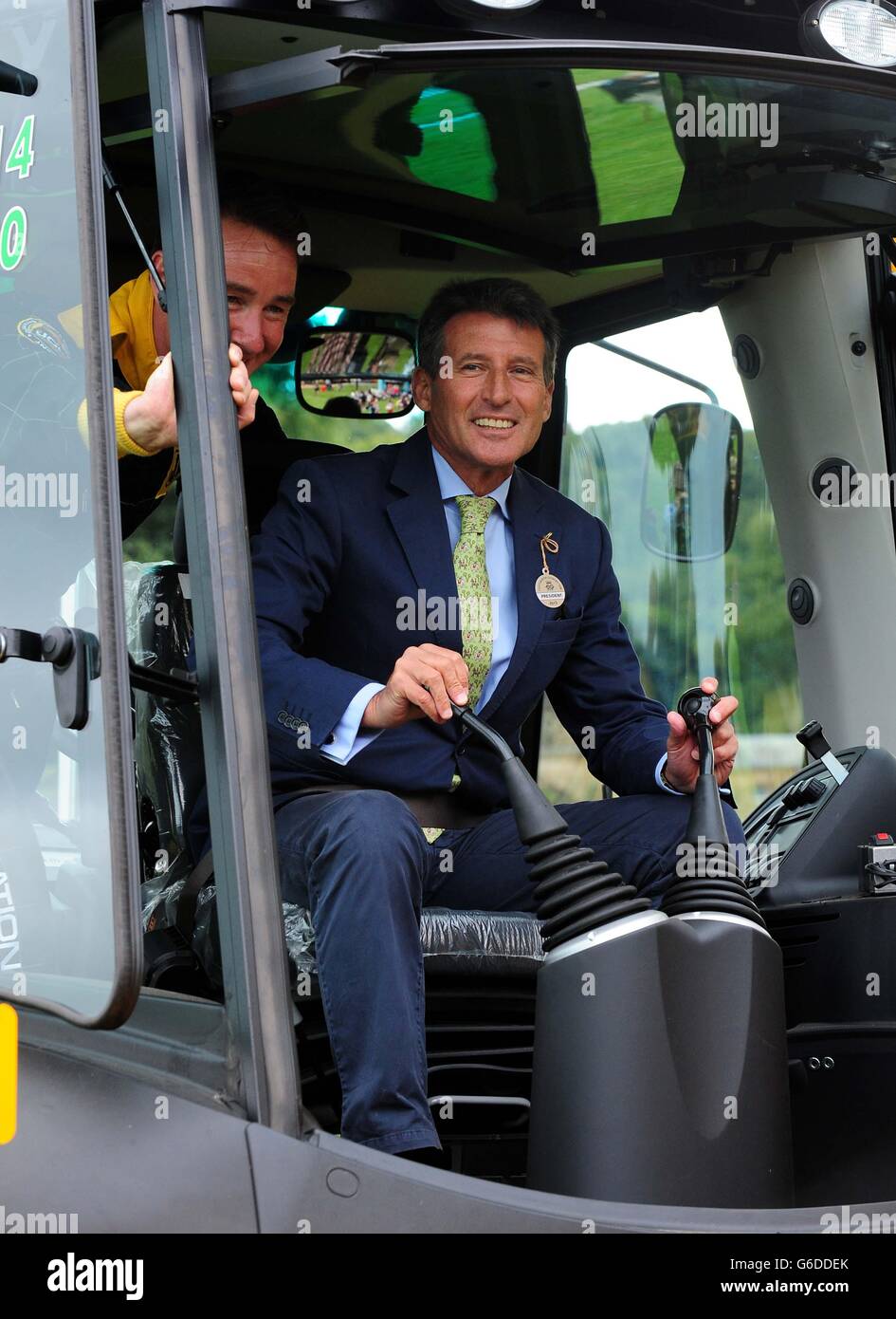 Lord coe wheel jcb chatsworth country fair hi-res stock photography and ...