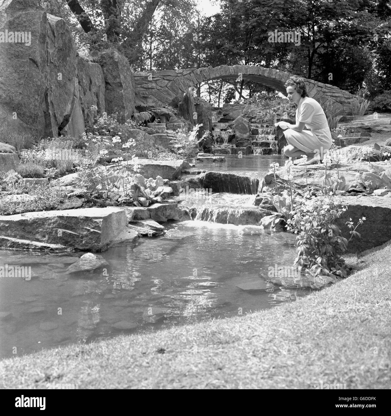 Chelsea flower show rock garden Black and White Stock Photos & Images ...