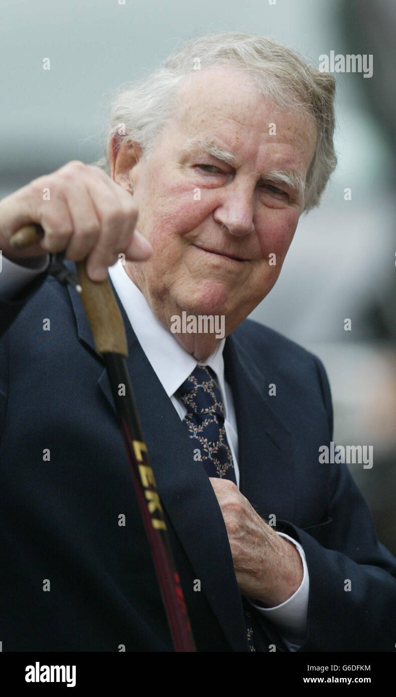 Coronation Anniversary Sir Edmund Hillary Stock Photo - Alamy