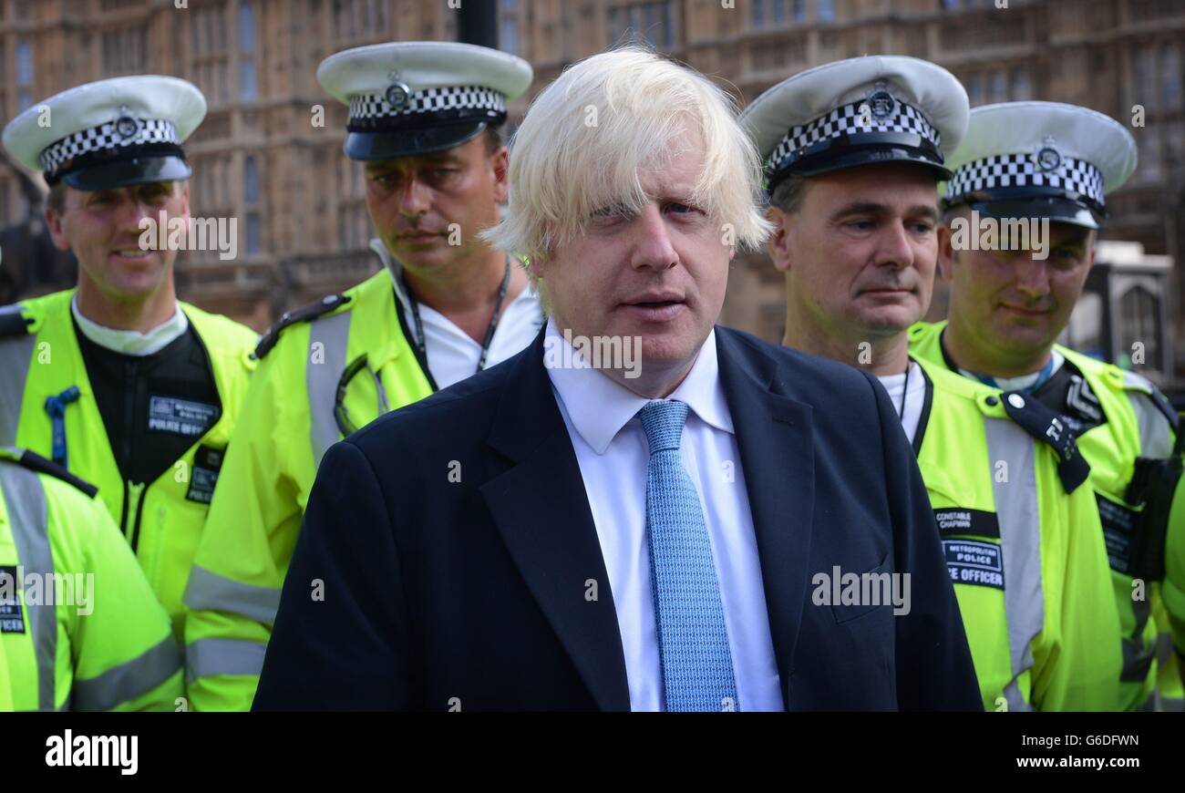 Boris johnson looks cycle safety hi-res stock photography and images ...